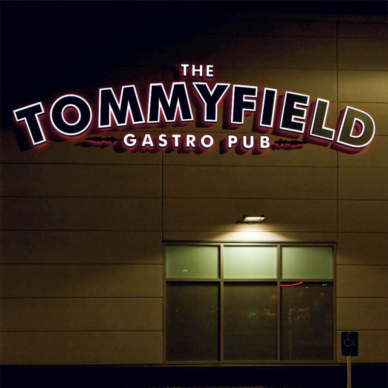 Business Signs | Universal Signs Calgary